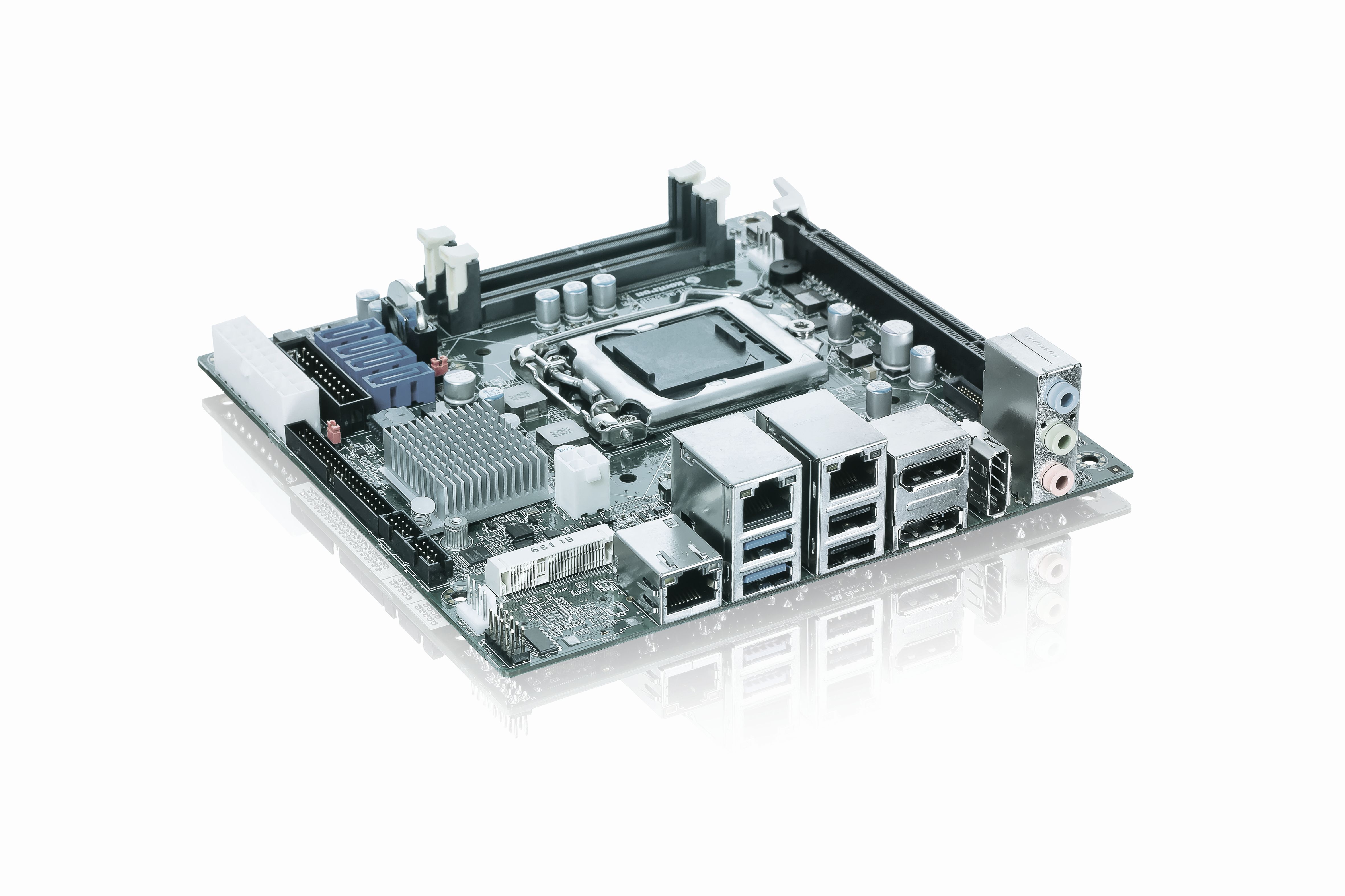 mITX-SKL-S-C236: Nueva placa base Embedded en formato mITX de Kontron